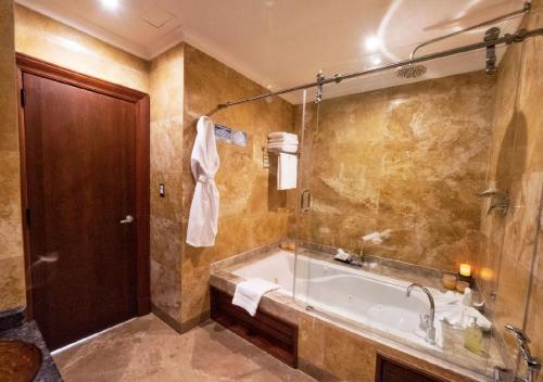 Hillary Nature Resort & Spa All Inclusive, Arenillas – Precios ...