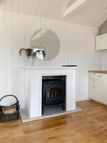 Ragnar Glamp Milzkalne Lux, Rauda (updated prices 2025)