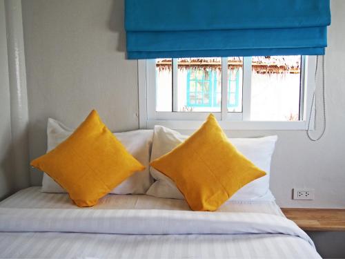 Sand Terrace Beach Bungalows, Ban Tai (updated prices 2025)