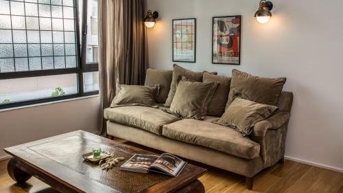 Kin Athens, Athens (updated prices 2025)