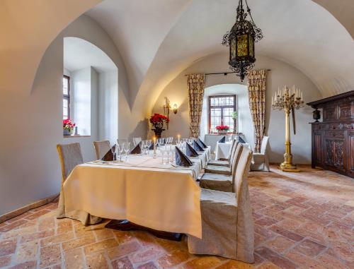 Zamek Karpniki Schloss Fischbach, Łomnica – Aktualisierte Preise für 2024