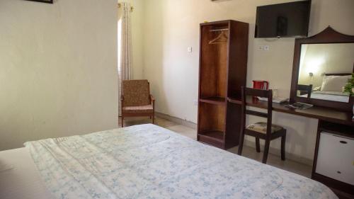 Lou Ralph Hotel, Accra – Updated 2022 Prices