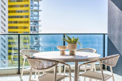 Oracle Resort Broadbeach - GCLR, Gold Coast – Updated 2022 Prices
