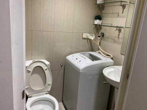 SHELL RESIDENCE c5, shortwalk MALL OF ASIA near Airport, Manila ...