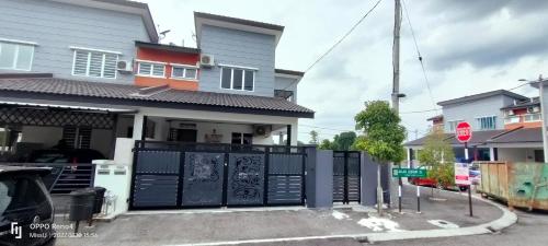 Rania Homestay With Private Pool Seri Iskandar Perak, Kampong Bota Road ...