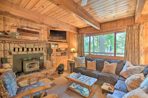 Comfortable Mi-Wuk Village Cabin Hike and Ski!, Mi-Wuk Village (updated ...