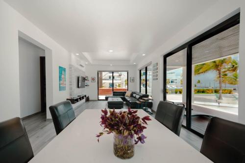 Blu Zen, Caye Caulker (updated prices 2025)