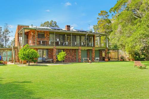 Punt House - riverfront home with ramp access, Dunbogan – Updated 2023 ...