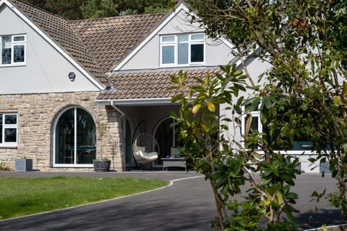 Tree Top House, Ringwood – Updated 2024 Prices