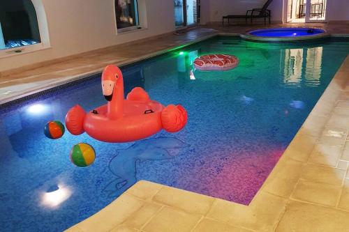 Country Manor House with indoor Pool and Hot Tub, Rochester – Updated ...