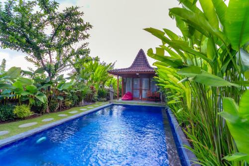Kubu D'Carik Villa & Bungalow by ecommerceloka, Munggu (updated prices ...