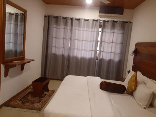 Hans Cottage Botel, Cape Coast – Updated 2023 Prices