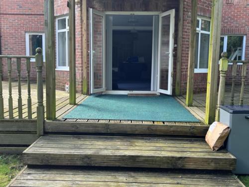 Beautiful 2 Bed Apartment & Garden in Blaydon Burn, Blaydon – Updated ...