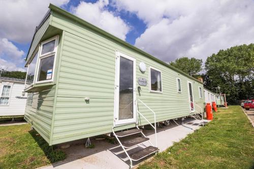 Lovely 8 Berth Caravan At Highfield Grange Holiday Park Ref 26504O ...