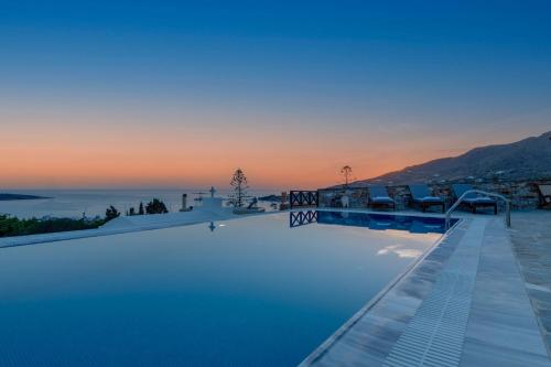 Cycladic Aura - Traditional Holiday Cottage, Finikas (updated prices 2025)