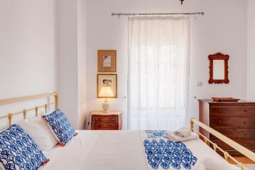 Cycladic Aura - Traditional Holiday Cottage, Finikas (updated prices 2025)