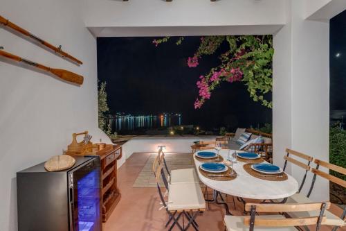 Cycladic Aura - Traditional Holiday Cottage, Finikas (updated prices 2025)