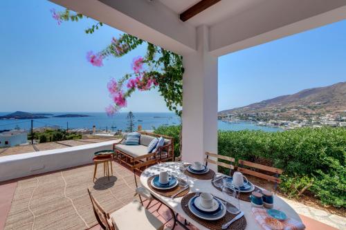 Cycladic Aura - Traditional Holiday Cottage, Finikas (updated prices 2025)