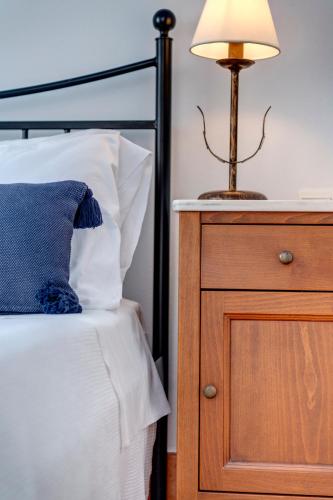 Cycladic Aura - Traditional Holiday Cottage, Finikas (updated prices 2025)