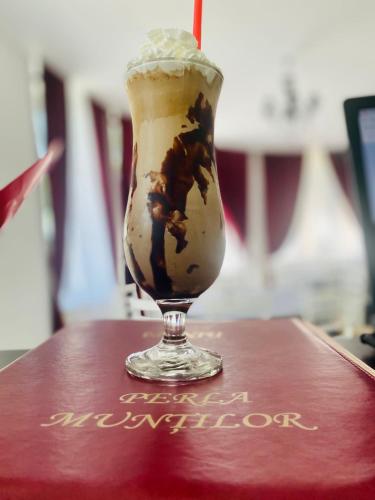 Perla Muntilor Ponoarele, Padurea de liliac, Ponoarele (updated prices ...