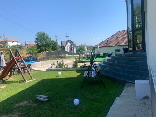 Perla Muntilor Ponoarele, Padurea de liliac, Ponoarele (updated prices ...