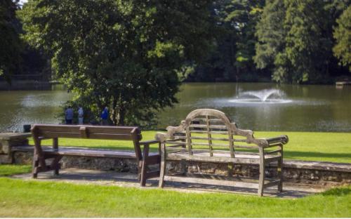 Lakes and woodlands Overstone Holiday Park, Northampton – Updated 2022 ...