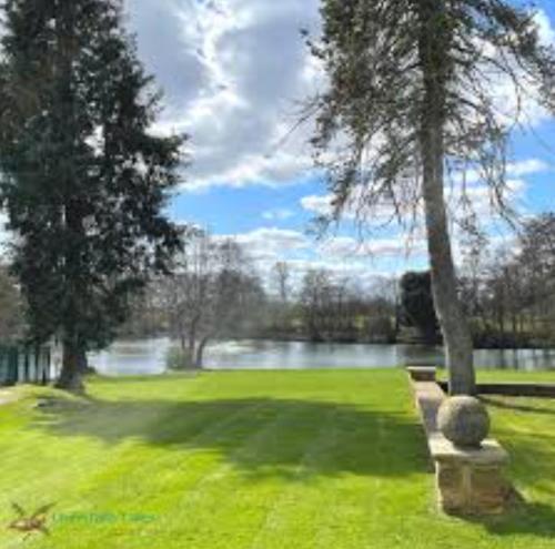 Lakes and woodlands Overstone Holiday Park, Northampton – Updated 2024 ...