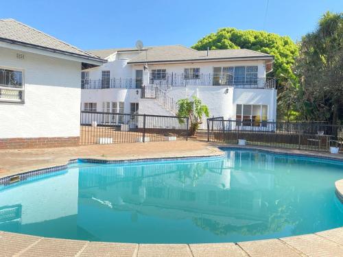 CHIC Guest House & Solar system accommodations, Germiston (updated ...