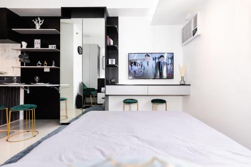 Brandnew Modern Studio Unit w/ NETFLIX - Persimmon Studios, Cebu City ...