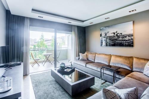 W-Aldorf, Casablanca (updated prices 2025)