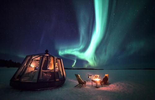 Aurora Igloo with private hot tub by Invisible Forest Lodge, Rovaniemi ...