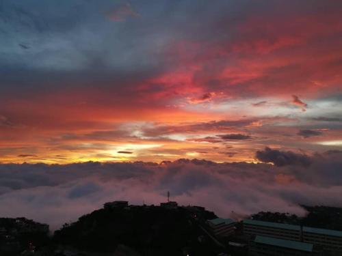 Vacation House in Baguio with Amazing Sunset Views, Baguio – Updated ...