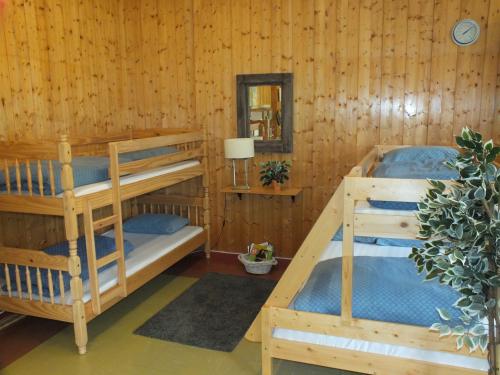 Henseid Skole, Hennseid (updated prices 2024)