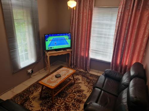 1 Bedroom Apartment Three Rivers, Vereeniging (updated prices 2024)