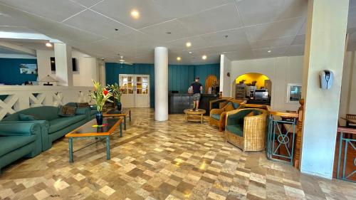 Coco Grande Hotel, Dumaguete – Updated 2024 Prices