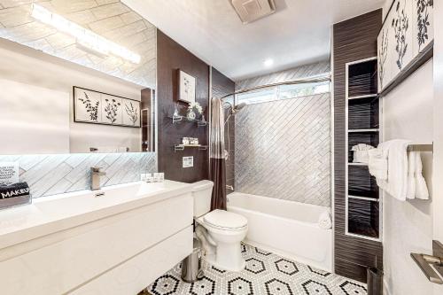 The Sunny Spot Permit# 11526, Palm Springs (updated prices 2024)