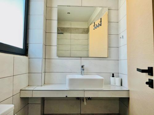 Navitas House, Athens (updated prices 2025)