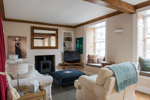 The Bear Hotel, Cowbridge – Updated 2024 Prices