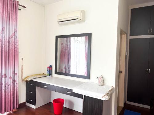 Muar Homestay [Located at Sabak Awor Seafood Court], Muar (updated ...