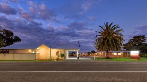 Country Gardens Motor Inn, Cowra (updated prices 2024)