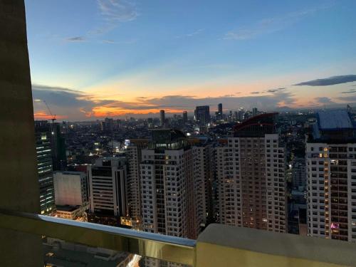 Cubao, Quezon City Condo Staycation (wifi and netflix ready), Manila ...