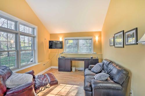 Lenox House with Screened Patio and Mountain View, Lenox – Updated 2023 ...