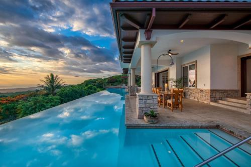 Luxury Kona Mansion - Infinity Pool & Epic Views, Kailua-Kona (updated ...