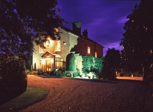 Golborne Manor Bed and Breakfast, Chester (updated prices 2024)