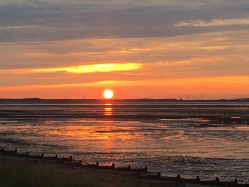 Brand New, Stunning Beachside House, Seasalter – Updated 2024 Prices