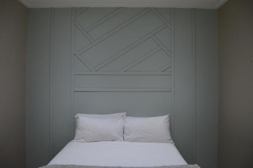 Accommodation Front - Deluxe 6 Sleeper with Rooftop Pool, Durban ...