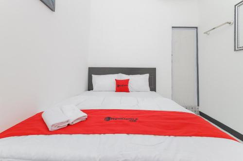 RedDoorz near Mayapada Hospital Surabaya, Surabaya – Updated 2023 Prices