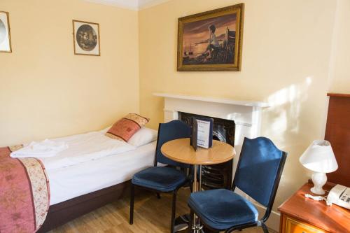 Dolphin Hotel, London – Updated 2023 Prices