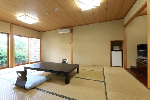 Yuraku Hotel, Awara – Updated 2022 Prices