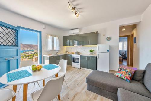 Oceania House with sea view, Ano Syros (updated prices 2024)